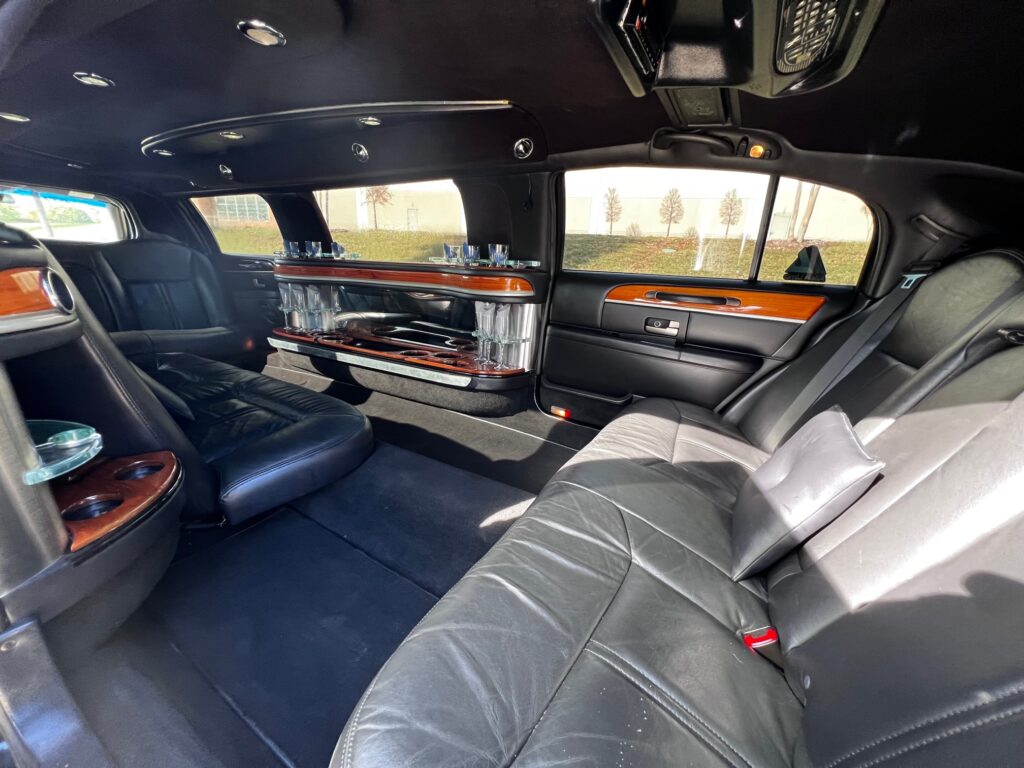 8 Passenger Stretch Limousine Service in Dallas, TX - Allen Limo