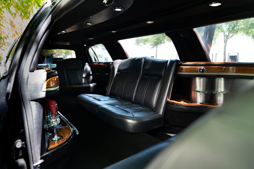 8 Passenger Stretch Limousine Service in Dallas, TX - Allen Limo